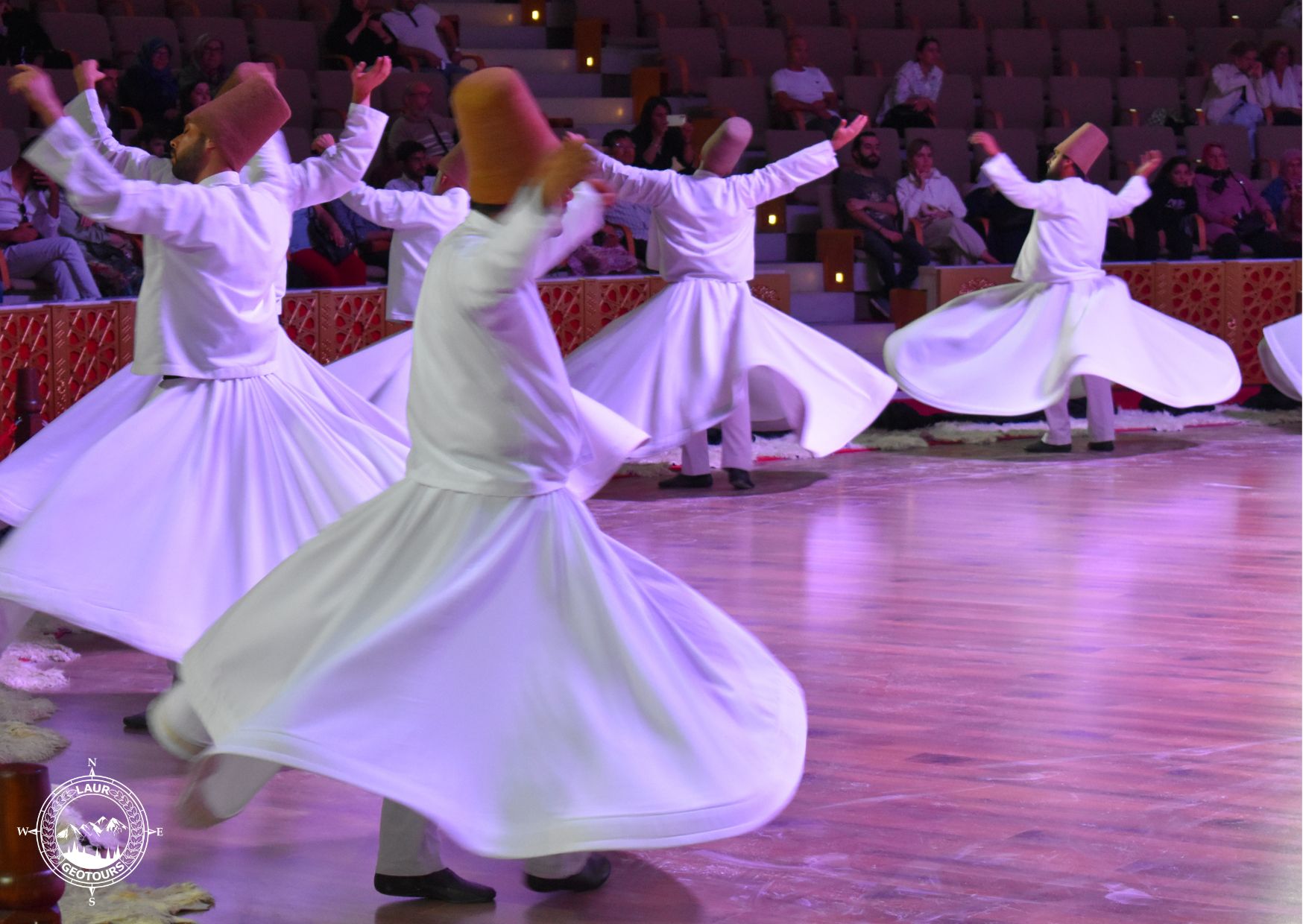 Ceremonia dervișilor rotitori și Rumi (Mevlana) | Laurentiu Artugyan